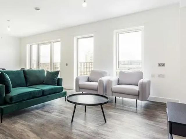 3 North Periphery, London, E16 2YG, United Kingdom | 3 bed apartment for rent #167642483 | Rentberry