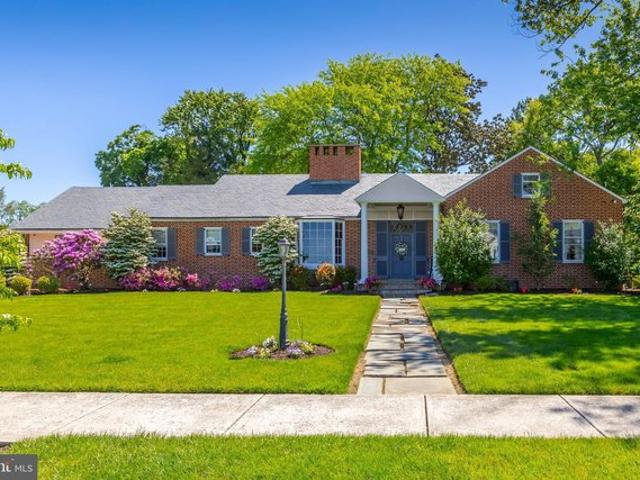 3 Northwood Dr, Vineland, NJ 08360