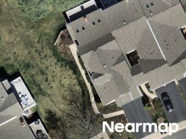 3 Oak Ln