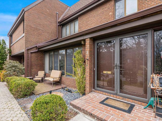 3 Old Fld, Roslyn, NY 11576 | MLS #980985 | Compass