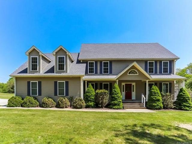 3 Old Oak Rd, Norwich, CT 06360