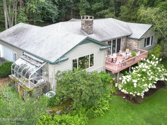 3 Orchard Ln, South Abington Township, PA 18411