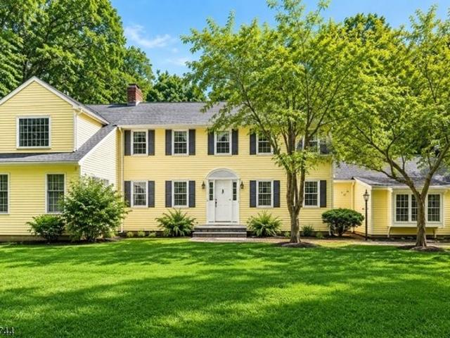3 Orchard Rd, Kinnelon, NJ 07405