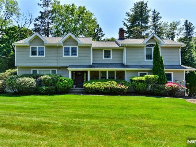 3 Avon Place