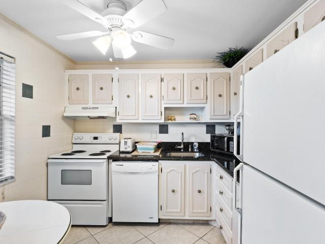 3 Abbey Ln, Unit 102, Delray Beach, FL 33446 | MLS #B26015