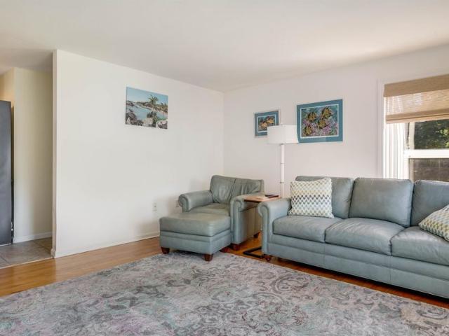 3 Abbey Road, Londonderry, US, NH