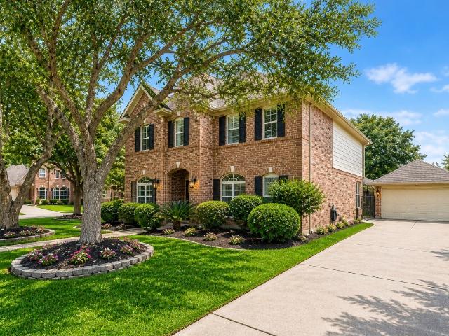 3 Amberstone Drive