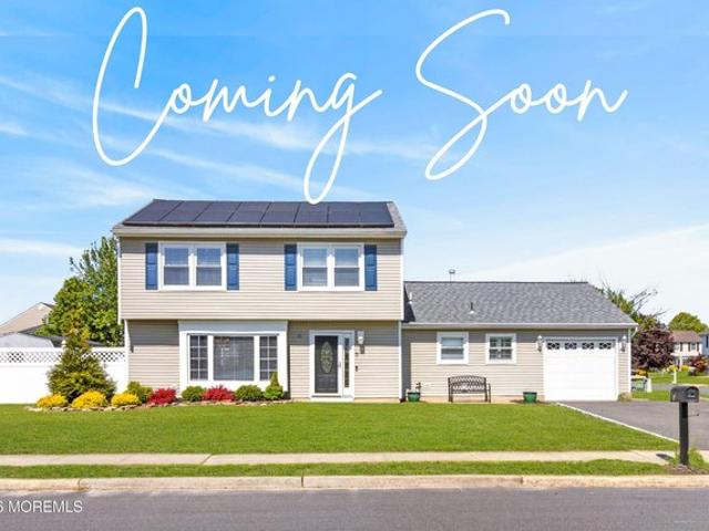 3 Annie Dr, Howell, NJ 07731
