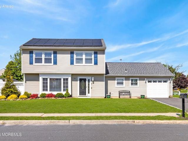 3 Annie Dr, Howell, NJ 07731