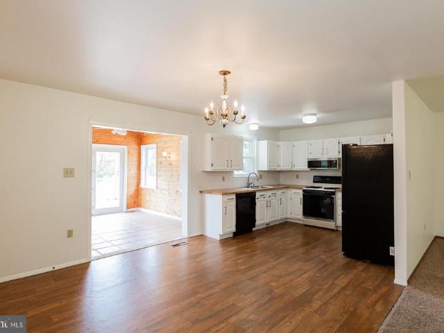 3 Apache Lane