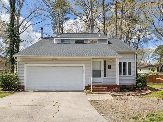 3 Artillery Pl, Newport News, VA 23608