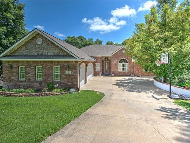 3 Buckfast Ln, Bella Vista, AR 72714