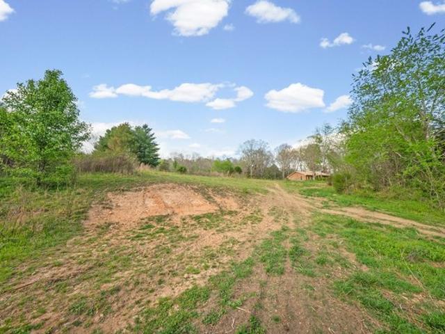 3 Bud Parker Ln, Erin, TN 37061