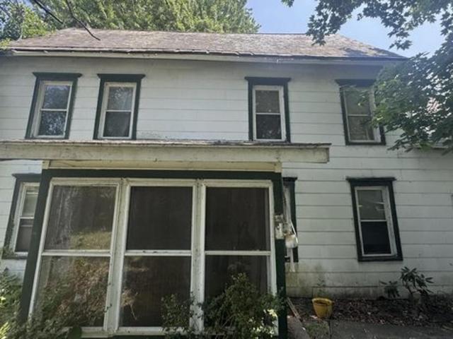 3 Bunce Ln, Stillwater, NY 12170