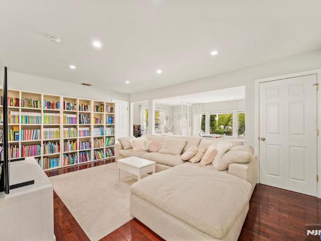 3 Burton Place