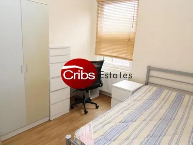 3 Balfour Road, London, SW19 1JU, United Kingdom | Room for rent #136868732 | Rentberry