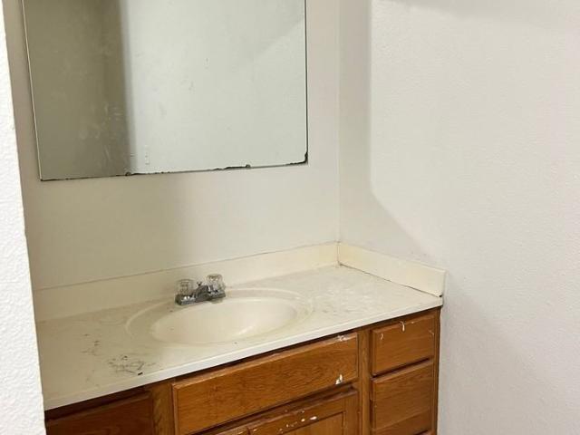 3 Bd Townhome 3 Bedroom Apartment for Rent at 2010 10th St, Coralville, IA 52241 Kirkwood