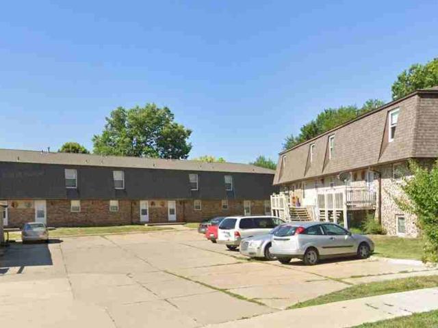 3 Bd Townhome 3 Bedroom Apartment for Rent at 2010 10th St, Coralville, IA 52241 Kirkwood