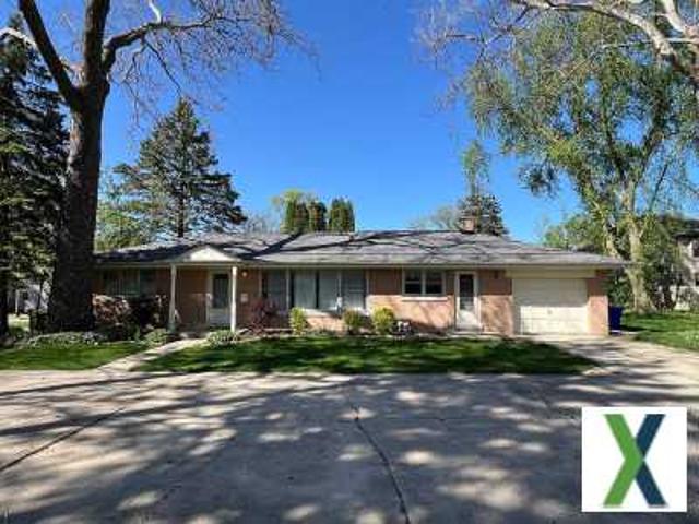3 bd, 1 ba, 1873 sqft House for sale Wheaton, Illinois