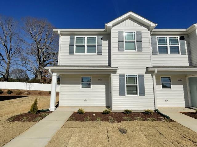3 Bd 2.5 Ba end unit townhouse