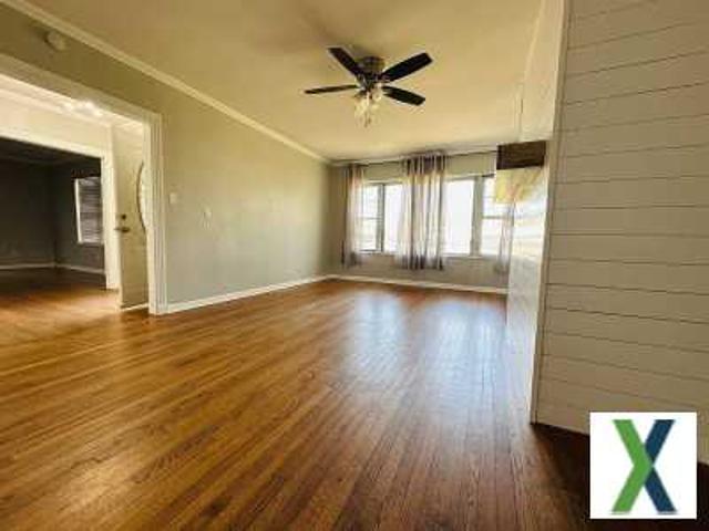 2 bd, 2 ba, 1511 sqft Condo for sale Trenton, Michigan
