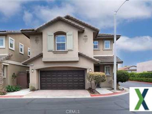 3 bd, 3 ba, 1569 sqft Home for sale Stanton, California
