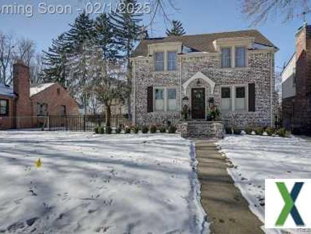 3 bd, 3 ba, 1743 sqft House for sale Livonia, Michigan
