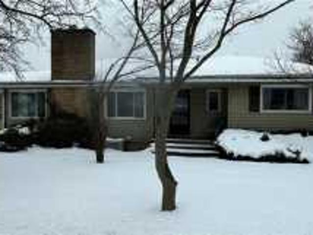 3 bd, 2 ba, 3016 sqft Home for sale Southbury, Connecticut