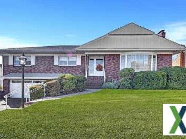 3 bd, 3 ba, 2088 sqft House for sale Clifton, New Jersey