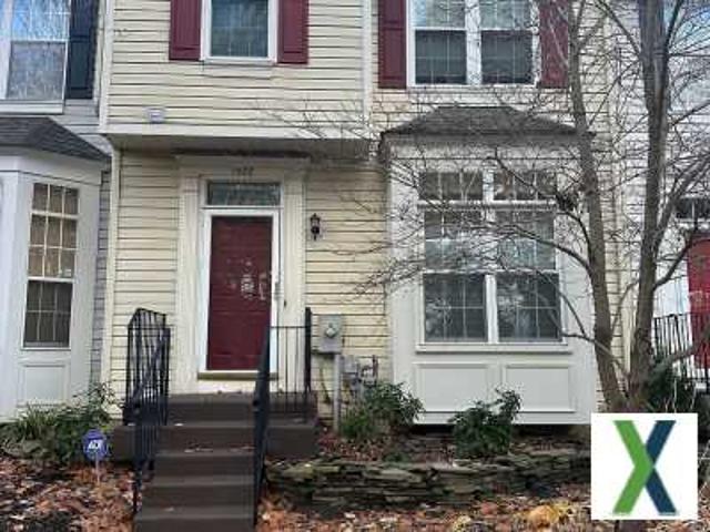 2 bd, 3 ba, 1275 sqft Townhome for rent Crofton, Maryland