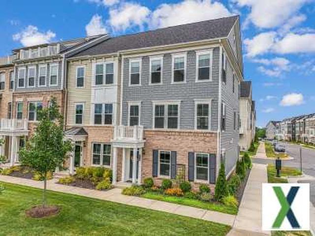 3 bd, 4 ba, 2007 sqft Townhome for rent Cherry Hill, Virginia