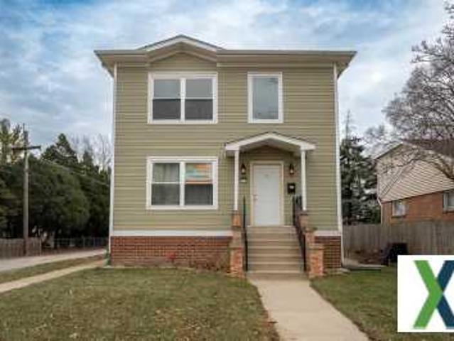 3 bd, 4 ba, 2700 sqft Home for sale Bensenville, Illinois