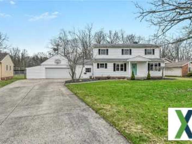 3 bd, 5 ba, 2874 sqft Loft for sale North Olmsted, Ohio