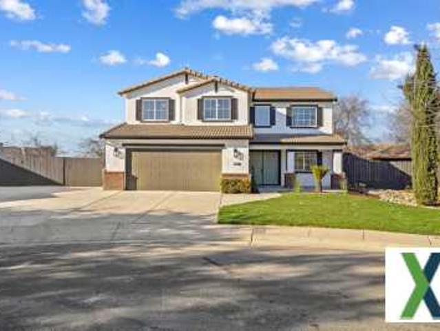 3 bd, 6 ba, 2943 sqft Loft for sale Hanford, California
