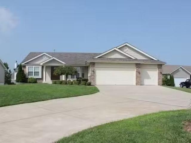 3+ BDRM, 3 BATH HOME, 3 CAR GARAGE WINGHAVEN/DARDENNE PRAIRIE.