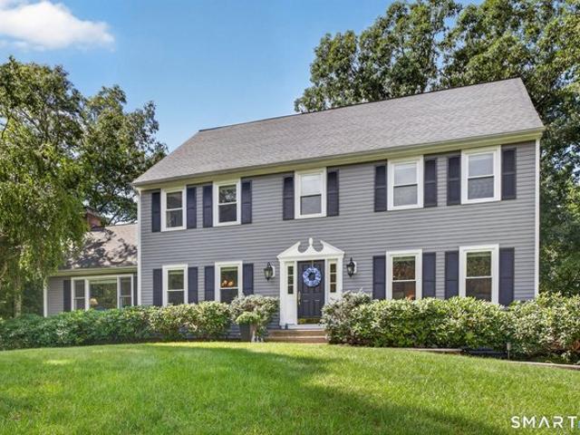 3 Beagle Trl, Newtown, CT 06482