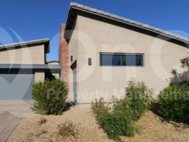 3 Bed/25 Bath 2581 Sqft 1222 East La Mirada Driv 1222 E La.