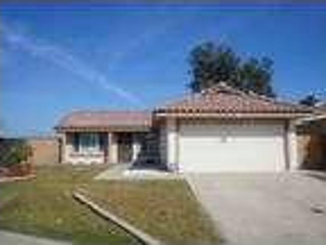 3 bed/2bath upgraded home Updated laminate floors