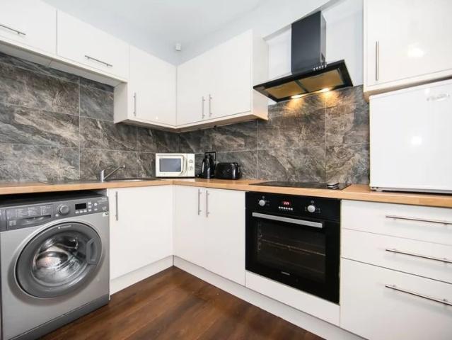 3 Bed/3 En Suite House All Bills inc!