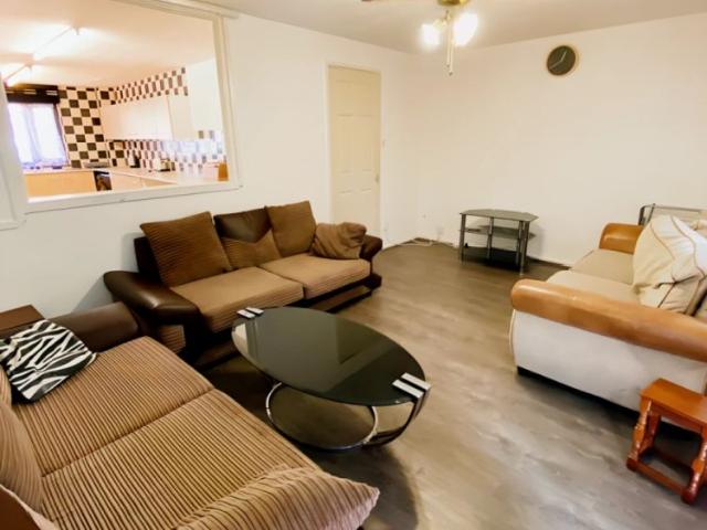 3 Bed 1 Bath