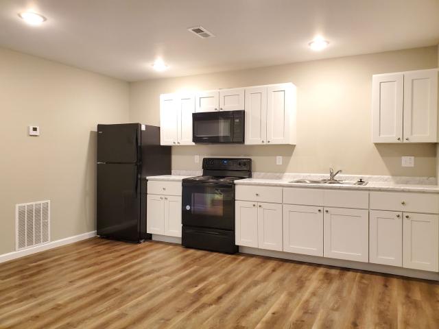 3 bed, 1 bath Apartment