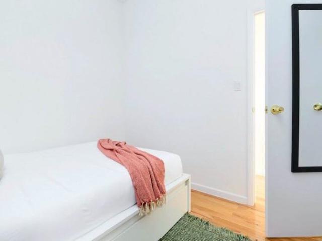 3 bed 1 bath beauty in midtown!