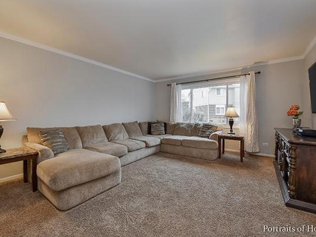 3 Bed 1 Bath House 1058 SUNDERLAND CT for sale in Wheaton, Illinois