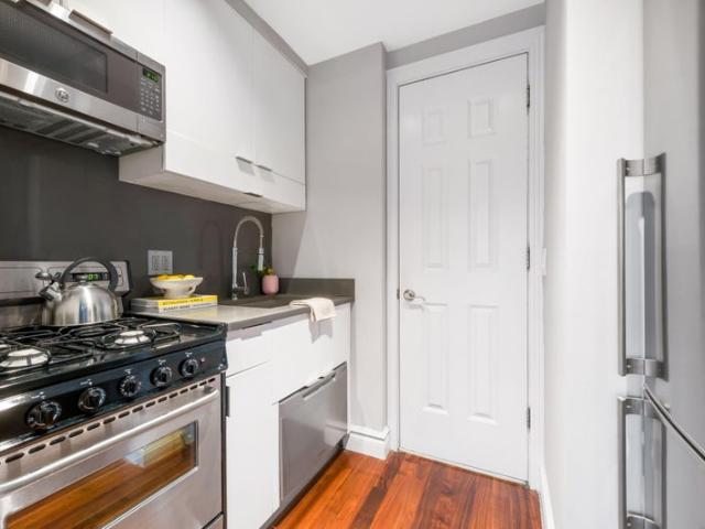 3 bed 1 bath LES Apt!
