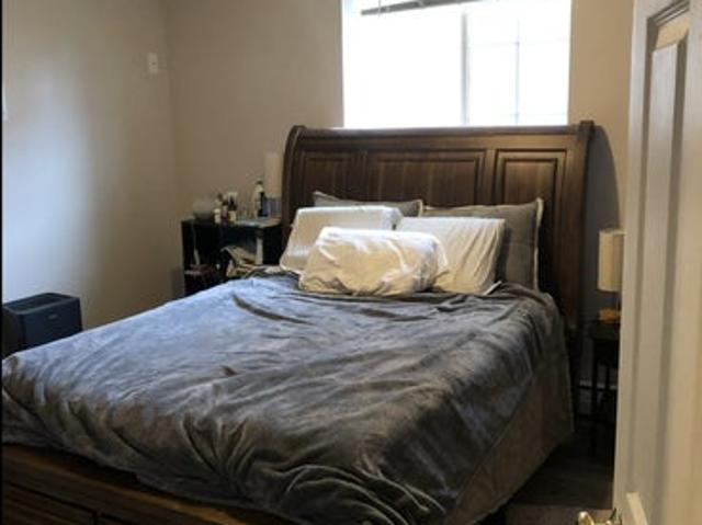 3 bed 1.5 bath 1350 sq feet duplex