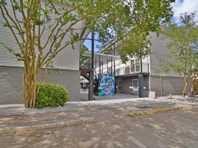 3 BED 1.5 BATH TH Ingleside Gardens