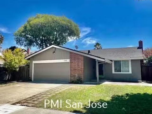 3 Bed 2 Bath 1,203sqft home for rent in Santa Teresa Foothills.