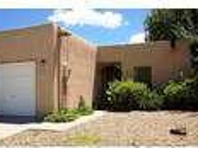 3 bed 2 bath 1,250 sqft house in Santa Fe, NM