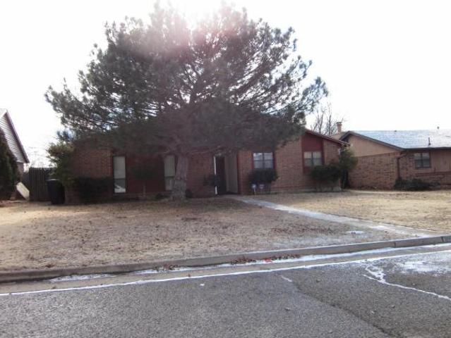 3 bed, 2 bath, 2 car in Edmond near Memorial & Western
