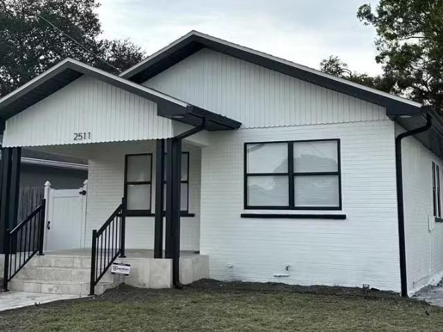 3 Bed, 2 Bath Charming Bungalow in East Tampa 2511 W Braddock.